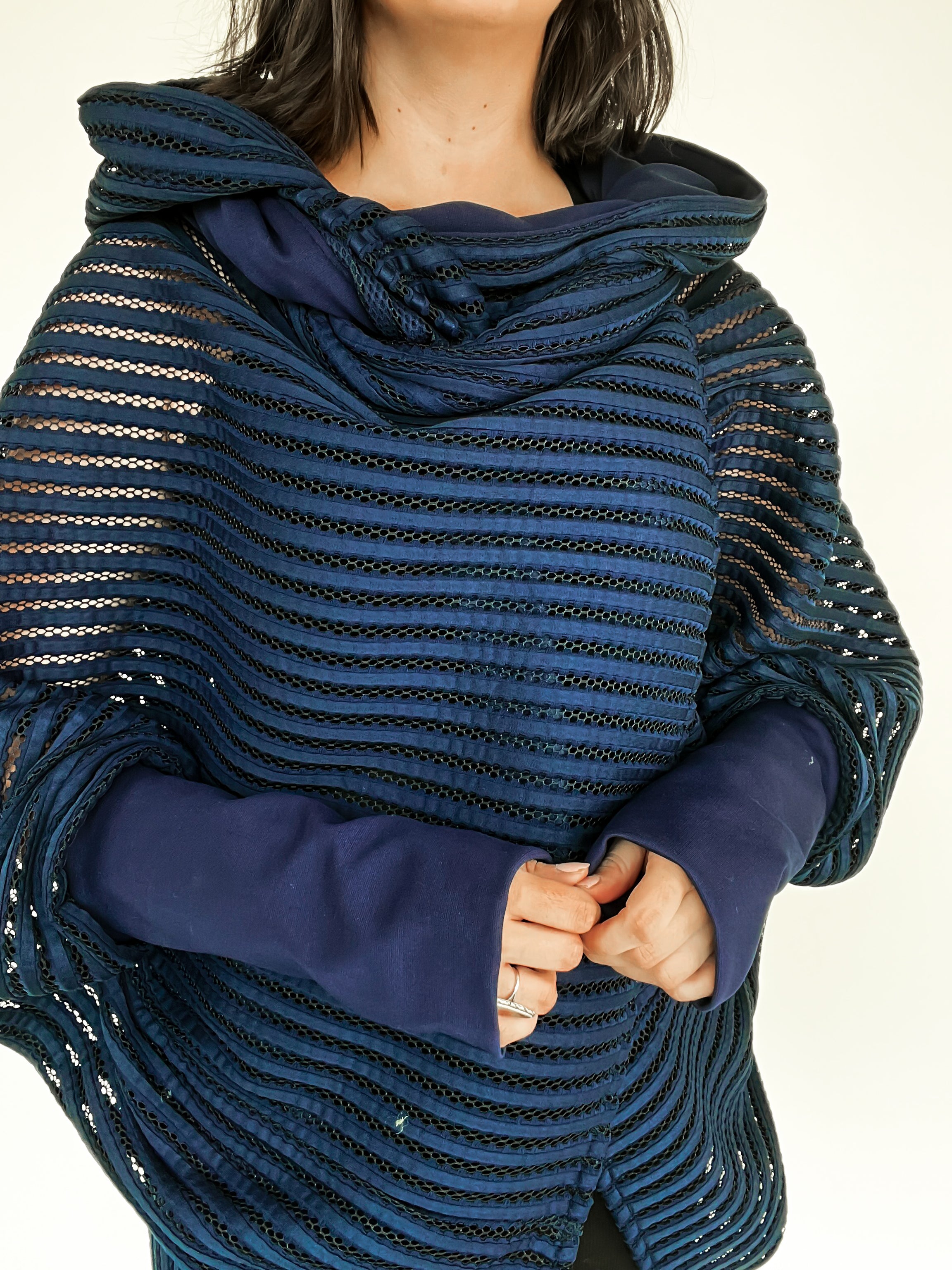 FINN Mesh Wrap Jacket– HANDS OF HARLOW